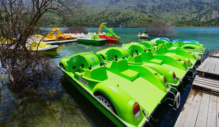 Renting A Pedal Boat? 6 Things You Should Know Beforehand